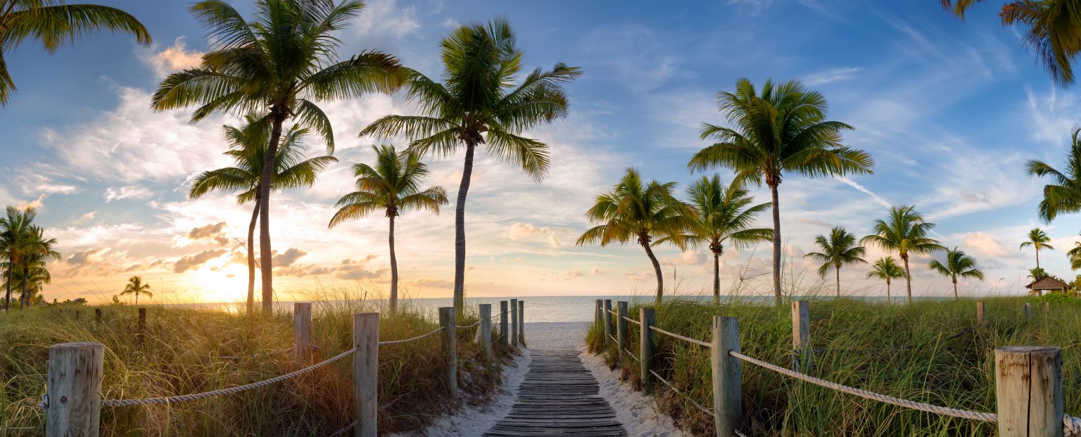 The Best Beach Perfumes That’ll Have You Smelling Like a Tropical Island